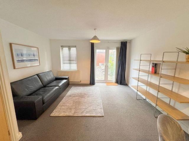 4 bedroom terraced house to rent