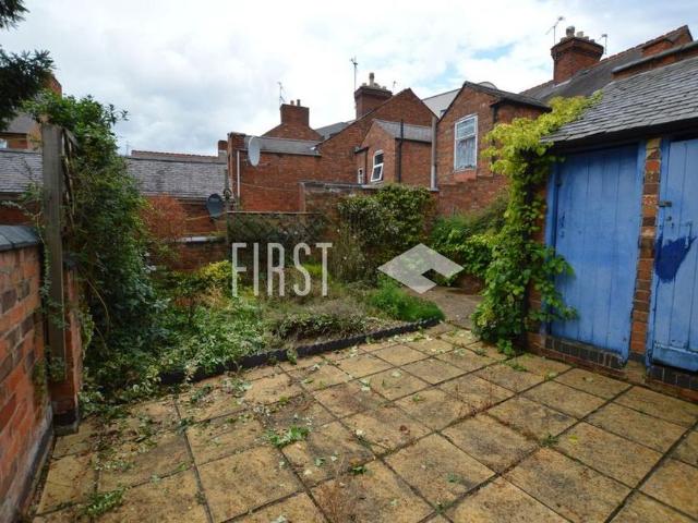 4 bedroom terraced house to rent