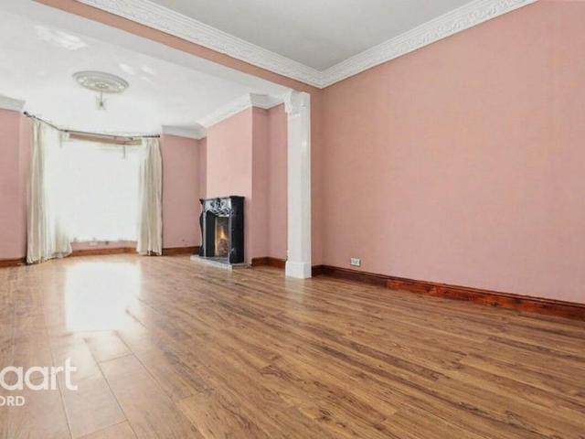 4 bedroom terraced house to rent