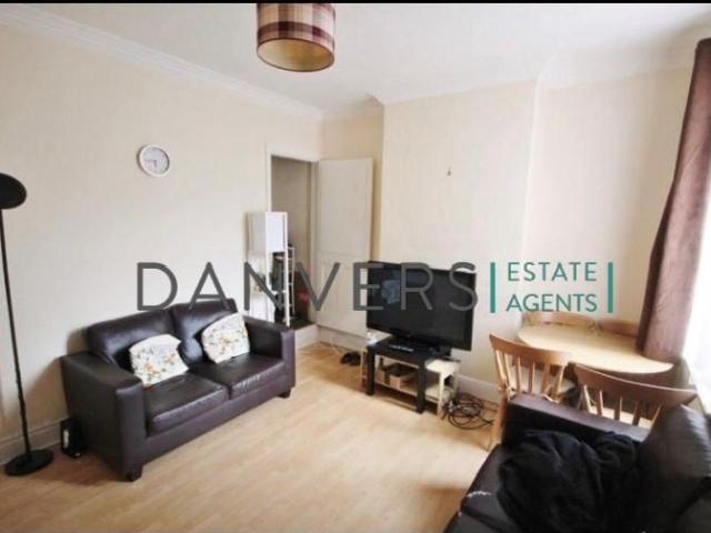 4 bedroom terraced house to rent