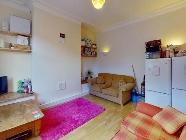 4 bedroom terraced house to rent