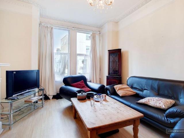 4 bedroom terraced house to rent