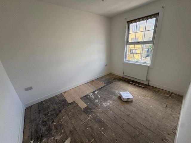 4 bedroom terraced house to rent