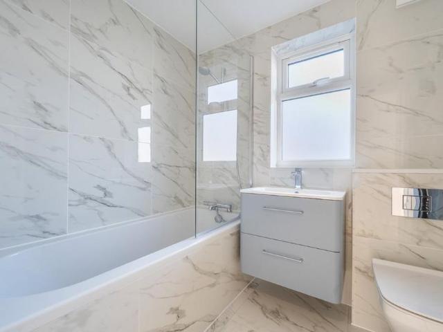 4 bedroom terraced house to rent