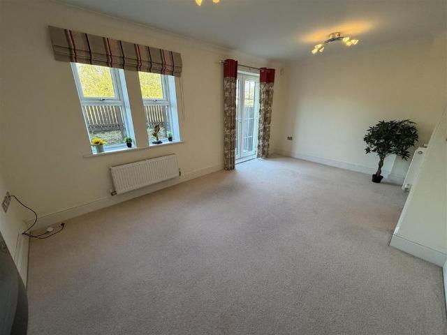 4 bedroom terraced house to rent