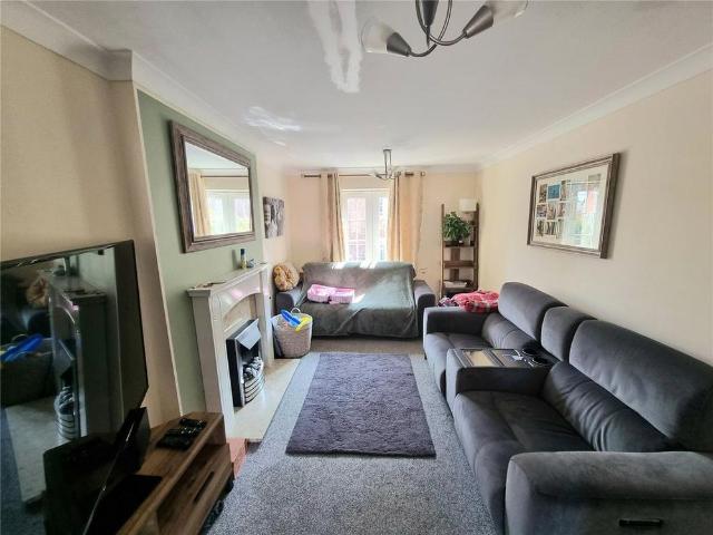 4 bedroom terraced house to rent