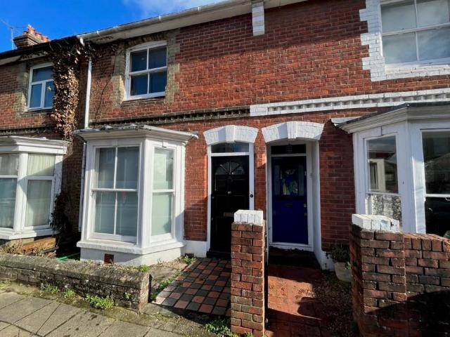 4 bedroom terraced house to rent