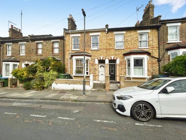 4 bedroom terraced house to rent