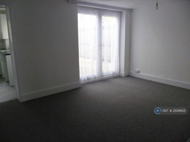 4 bedroom terraced house to rent