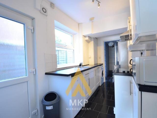 4 bedroom terraced house to rent
