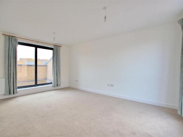 4 bedroom terraced house to rent