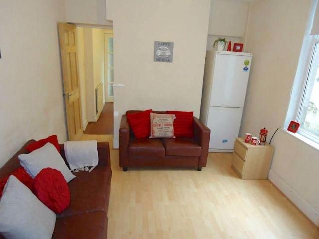 4 bedroom terraced house to rent