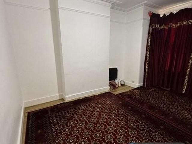 4 bedroom terraced house to rent