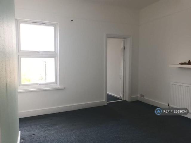 4 bedroom terraced house to rent