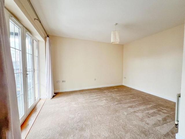 4 bedroom terraced house to rent