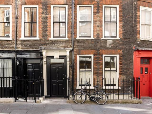 4 bedroom terraced house to rent
