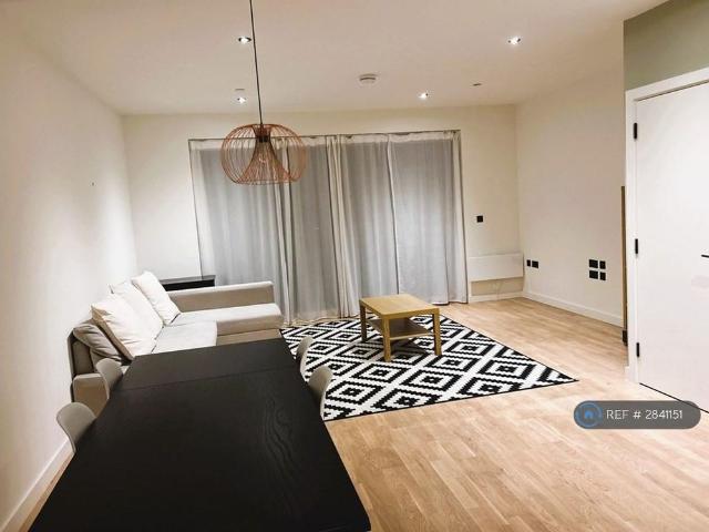 4 bedroom terraced house to rent