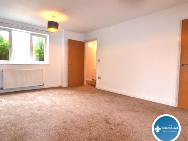 4 bedroom terraced house to rent