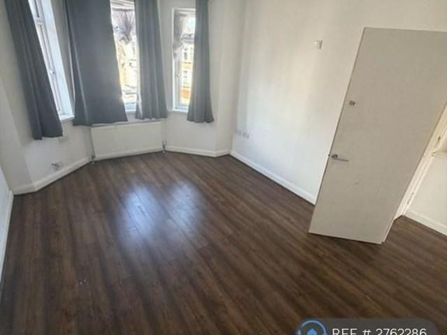 4 bedroom terraced house to rent