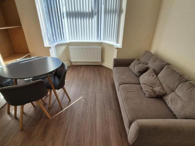 4 bedroom terraced house to rent
