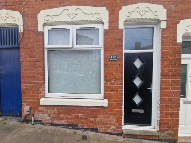 4 bedroom terraced house to rent