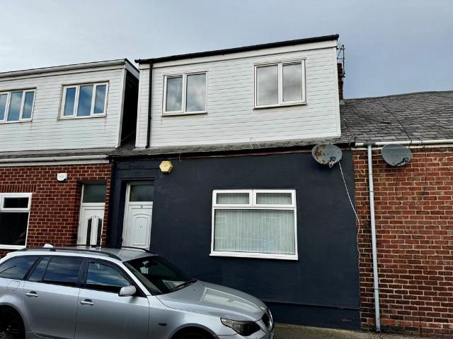 4 bedroom terraced house to rent