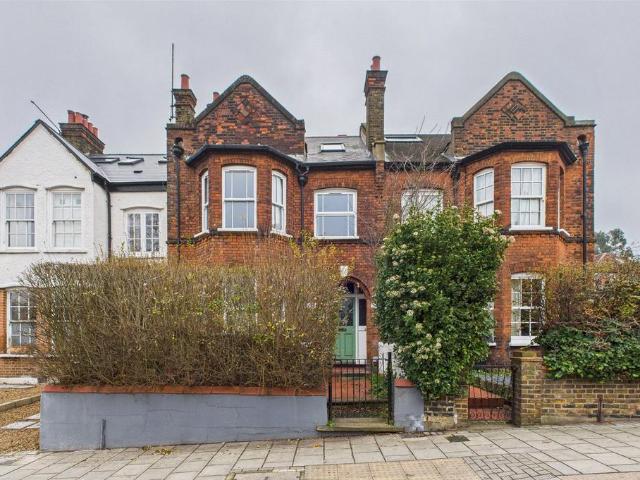 4 bedroom terraced house to rent