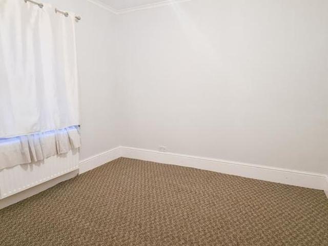 4 bedroom terraced house to rent