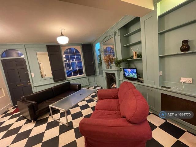 4 bedroom terraced house to rent