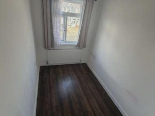 4 bedroom terraced house to rent