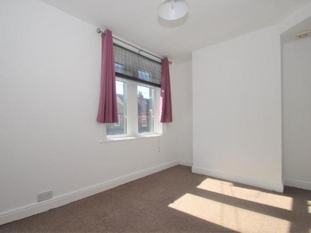 4 bedroom terraced house to rent