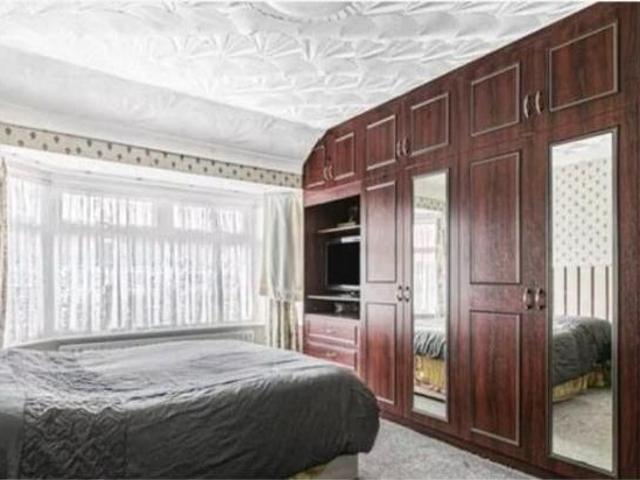 4 bedroom terraced house to rent