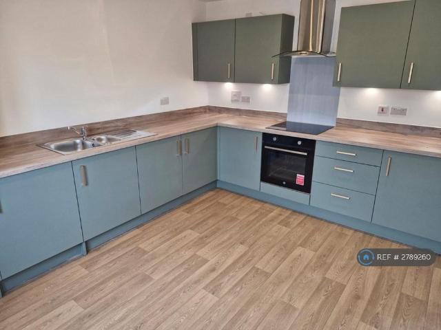 4 bedroom terraced house to rent