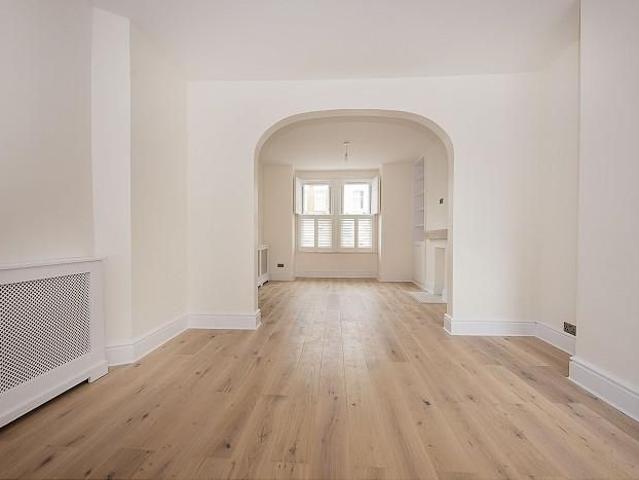 4 bedroom terraced house to rent