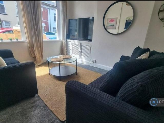 4 bedroom terraced house to rent