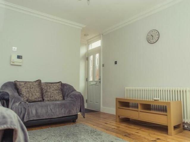 4 bedroom terraced house to rent