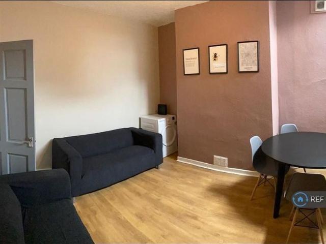 4 bedroom terraced house to rent