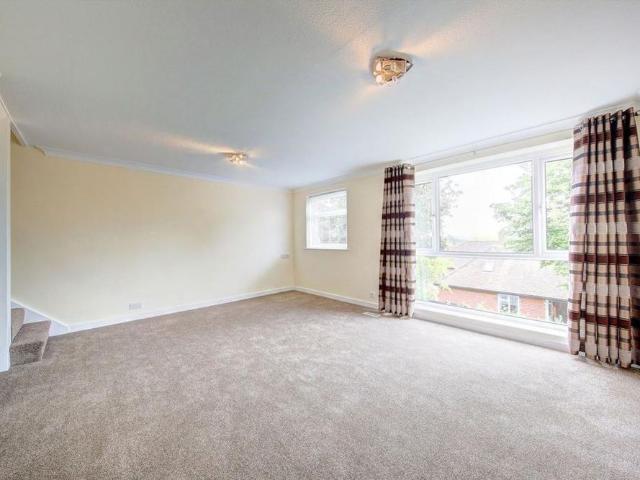 4 bedroom terraced house to rent