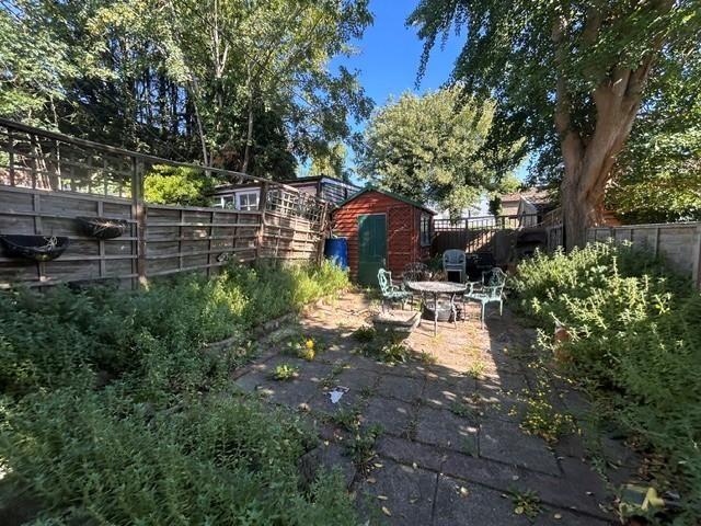 4 bedroom terraced house to rent