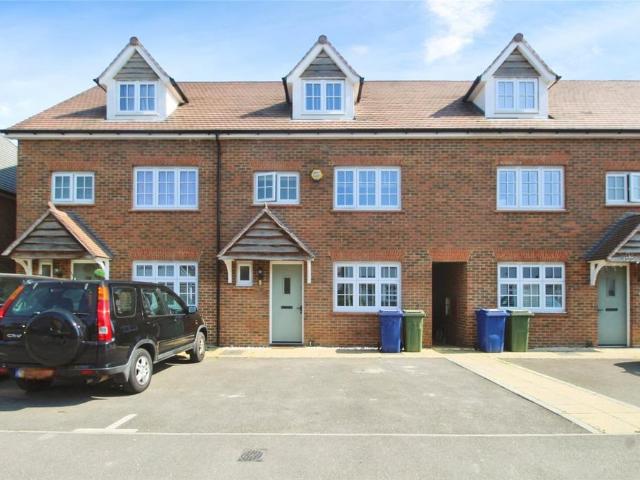4 bedroom terraced house to rent