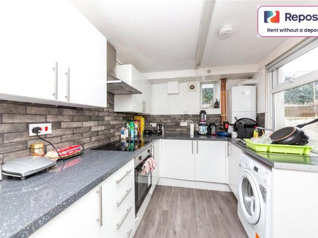 4 bedroom terraced house to rent