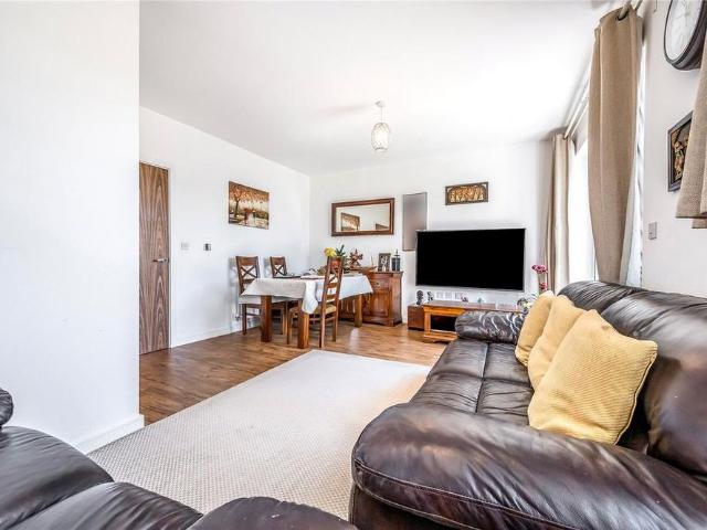 4 bedroom terraced house to rent