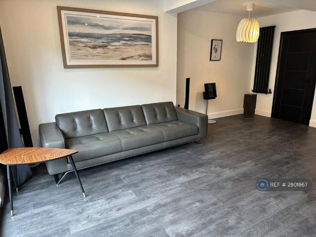 4 bedroom terraced house to rent