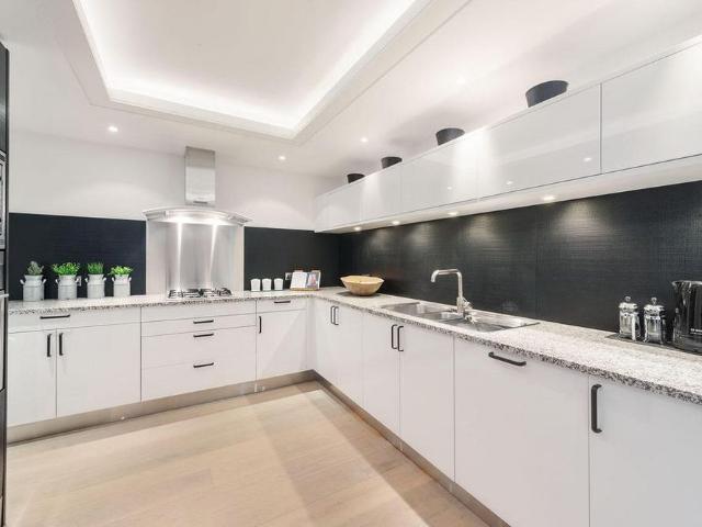4 bedroom terraced house to rent
