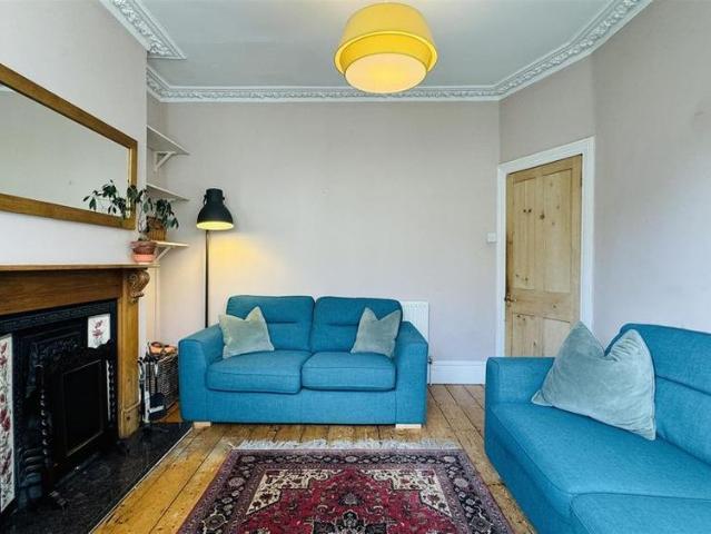 4 bedroom terraced house to rent