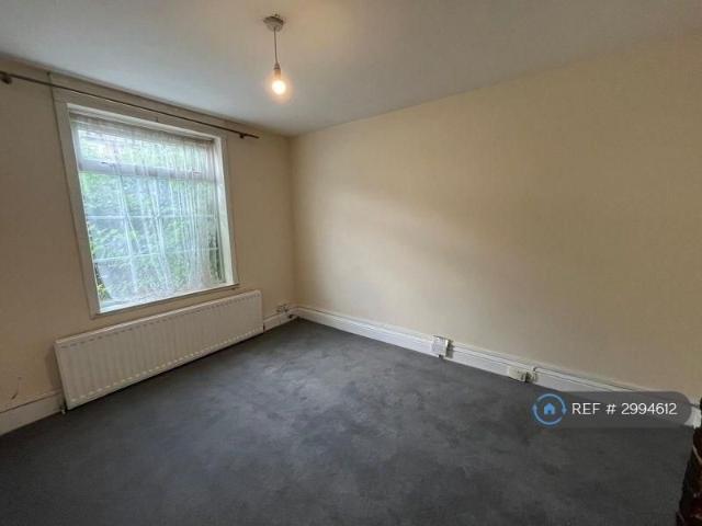 4 bedroom terraced house to rent