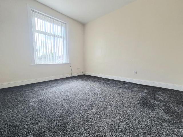 4 bedroom terraced house to rent