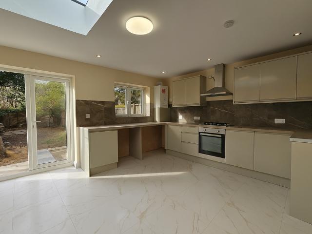 4 bedroom terraced house to rent