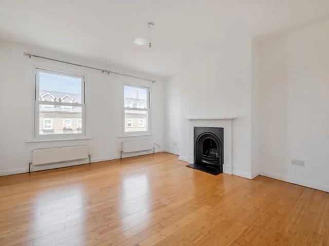 4 bedroom terraced house to rent