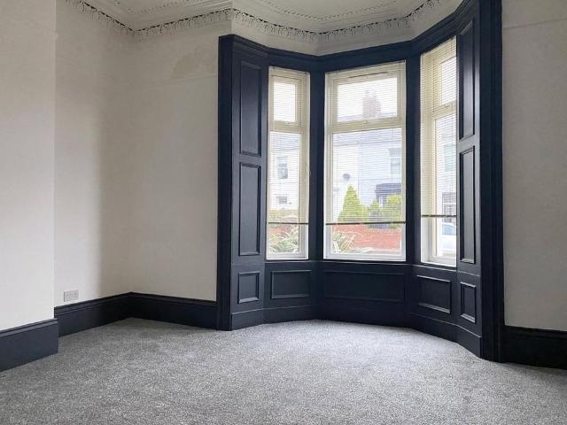 4 bedroom terraced house to rent